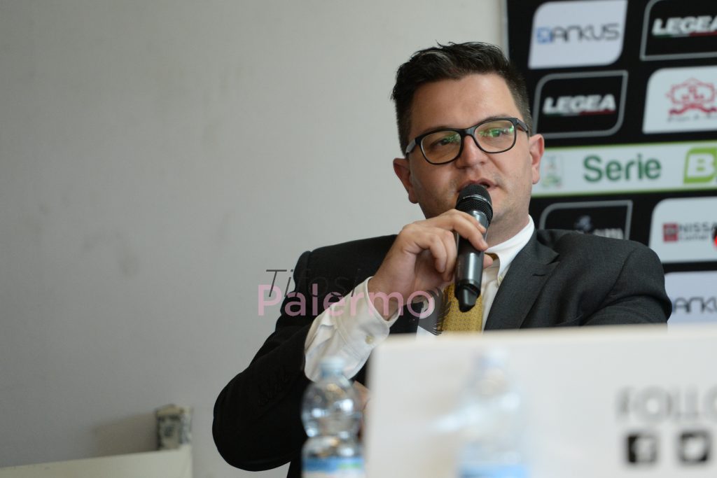 [VIDEO] U.S. Città di Palermo, Pistilli vuole scomunicare Papa ...